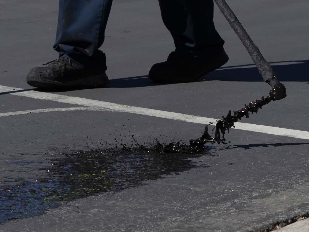 Expert Sealcoating Contractor for Durable Asphalt Protection